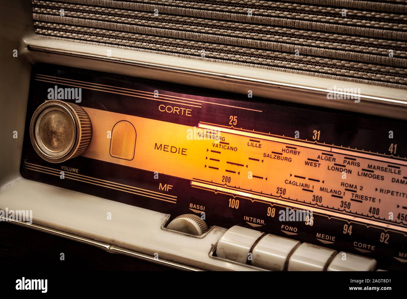old vintage radio - still life Stock Photo - Alamy