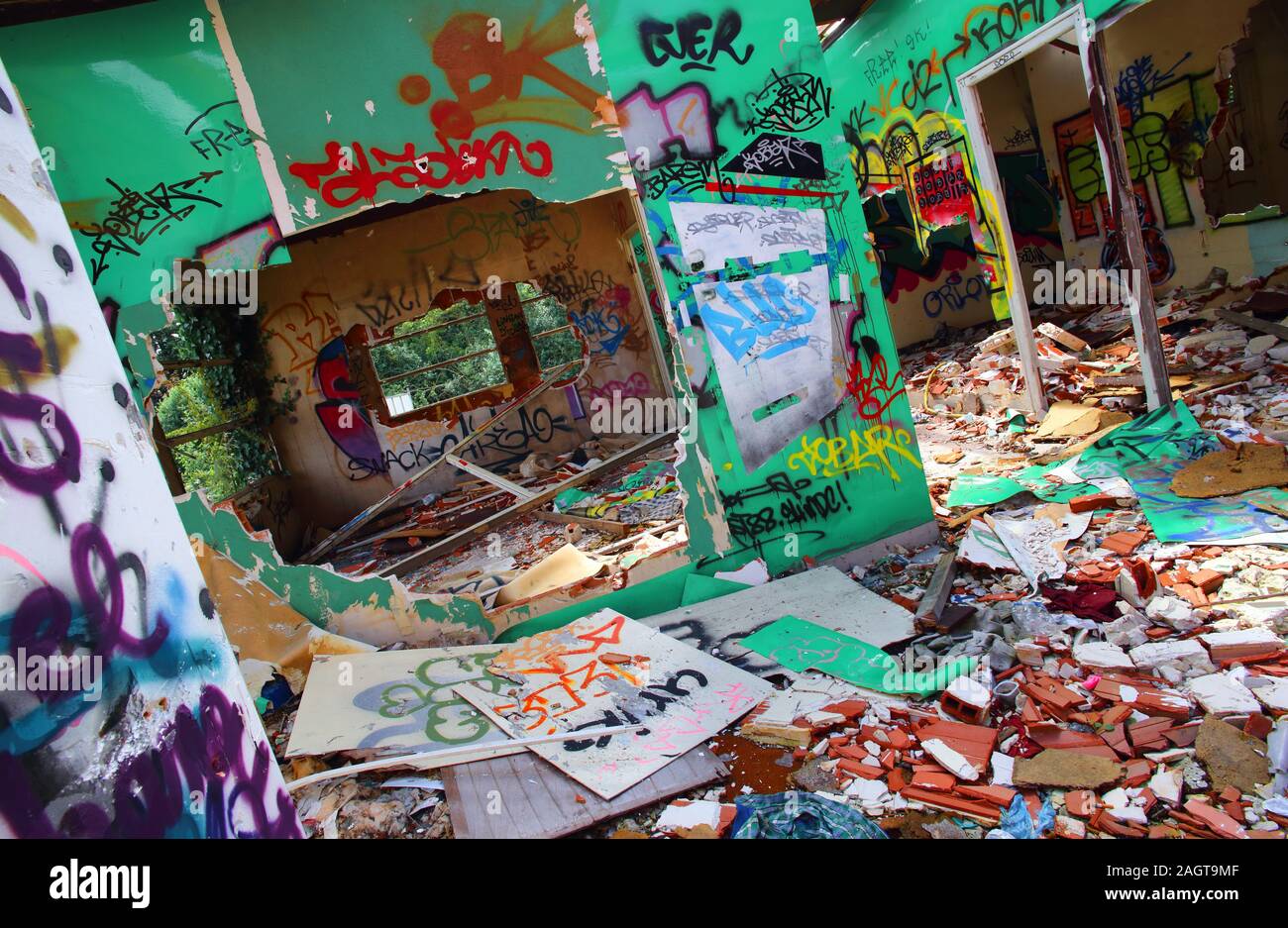 Graffiti on wall abandoned industrial hi-res stock photography and ...