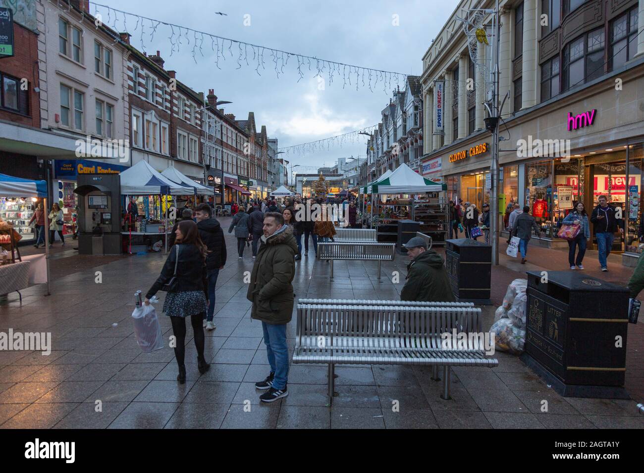 Street shoppers southend hi-res stock photography and images - Alamy