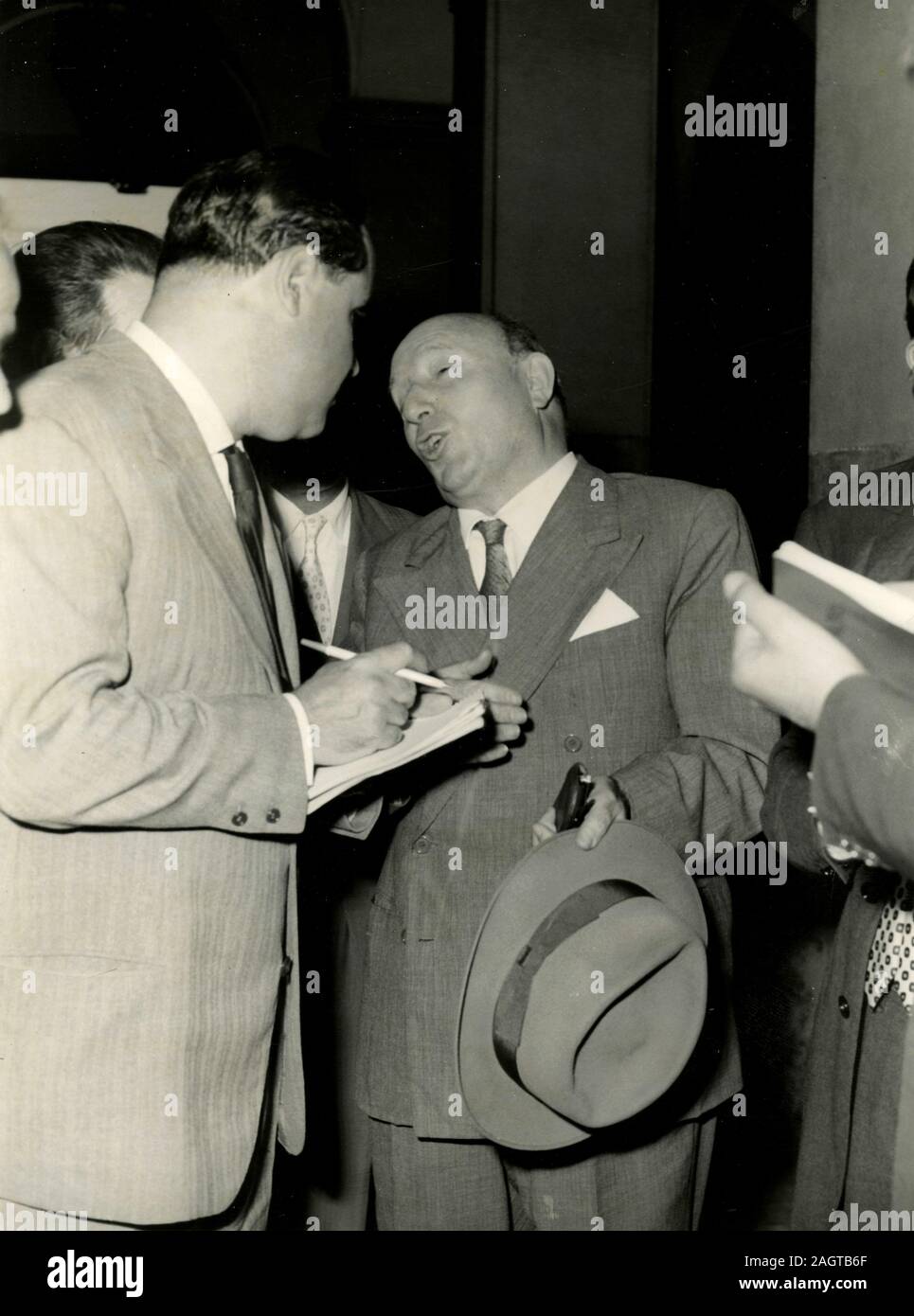1950s journalists hi-res stock photography and images - Alamy