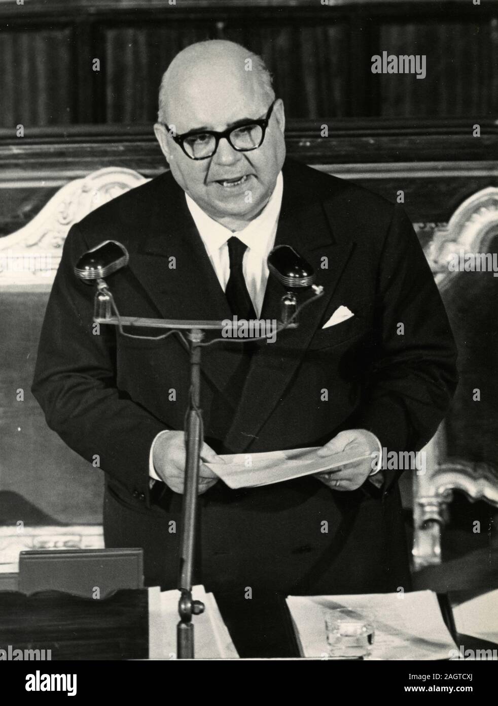 Gonella hi-res stock photography and images - Alamy