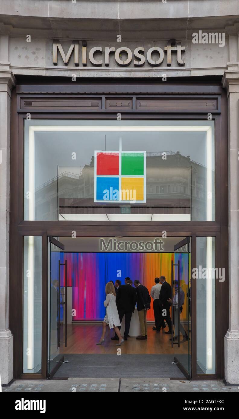 Microsoft storefront hi-res stock photography and images - Alamy