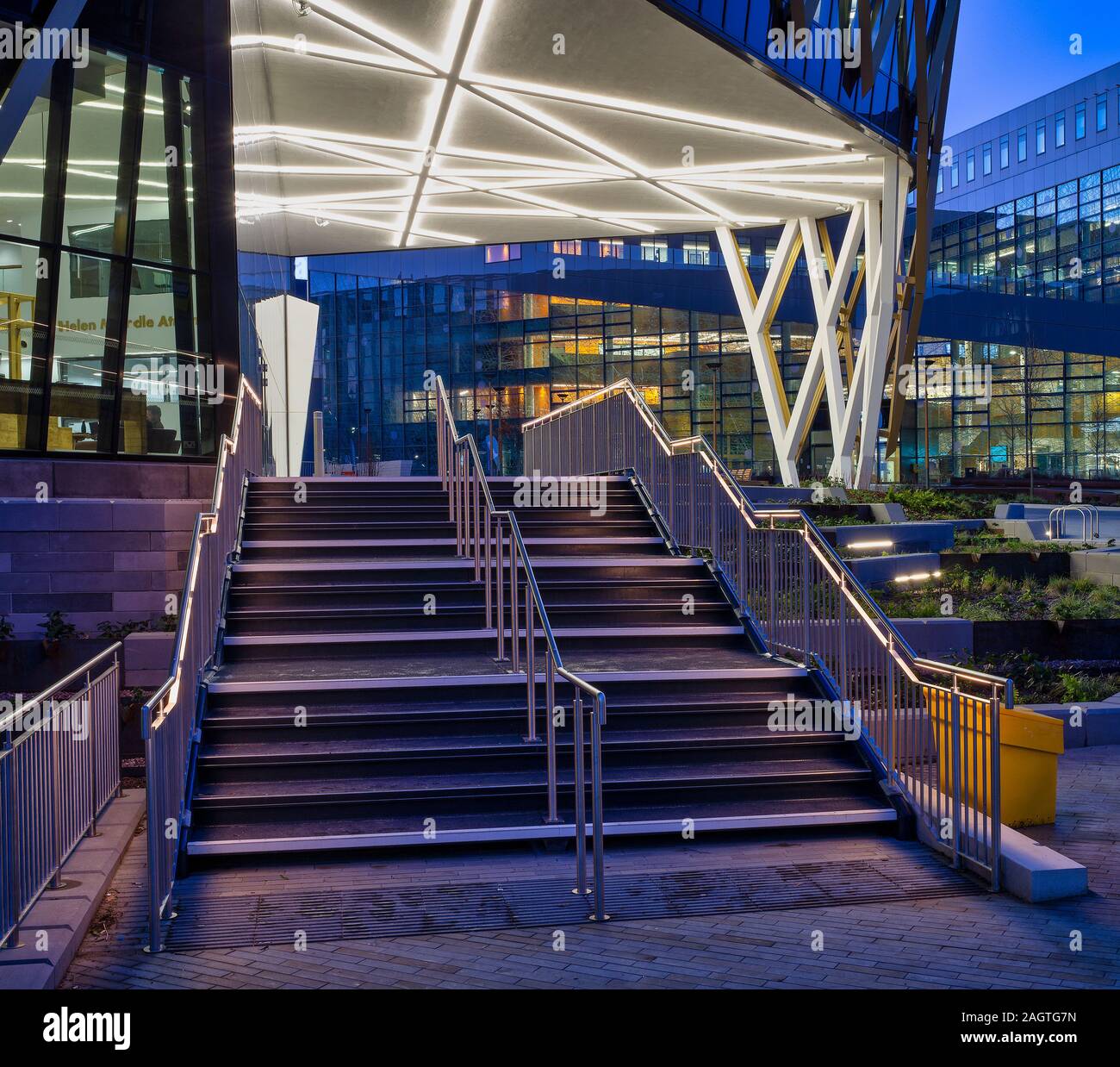 Newcastle university the catalyst hi-res stock photography and images ...