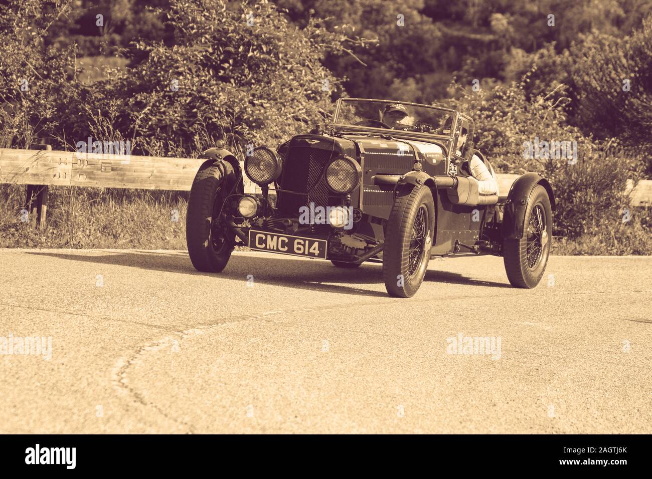 1935 aston martin ulster driver hi-res stock photography and images - Alamy