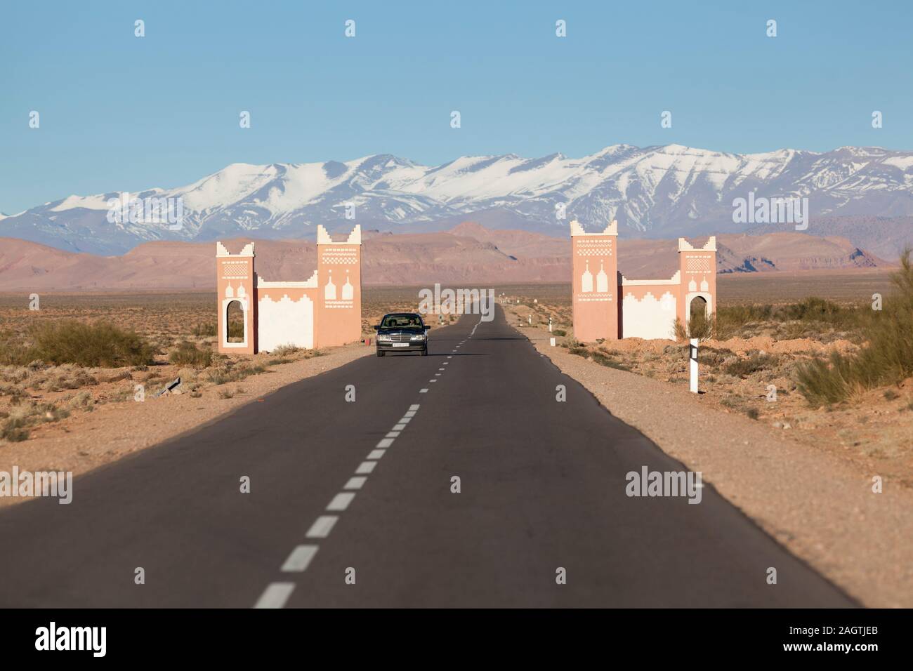 Highway atlas mountains morocco hi-res stock photography and images - Alamy