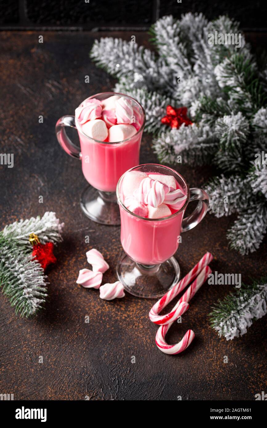 Ruby hot chocolate hi-res stock photography and images - Alamy