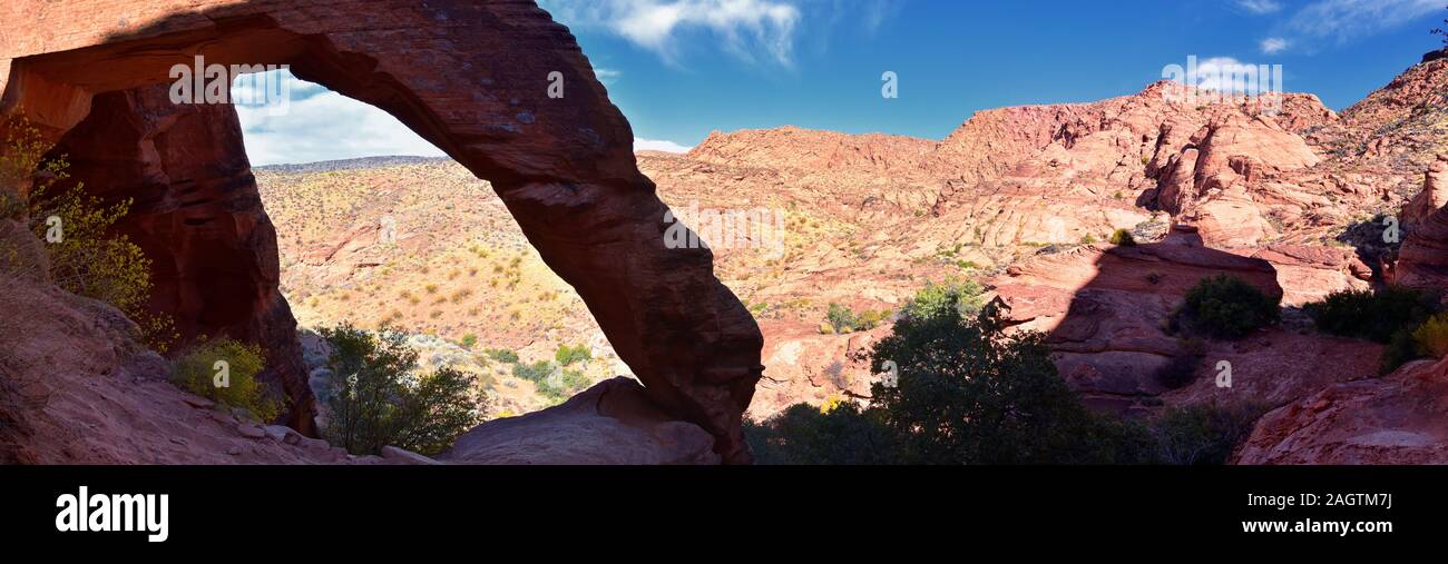 Elephant Arch in Red Cliffs National Conservation Area Wilderness and ...