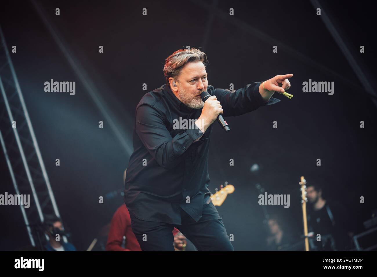 Guy garvey british band elbow hi-res stock photography and images - Alamy
