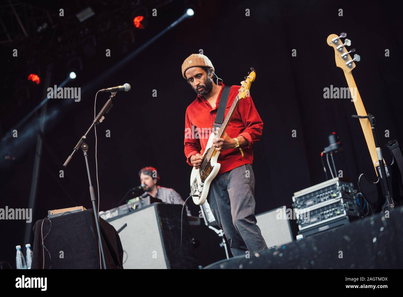 Elbow photo concert hi-res stock photography and images - Alamy