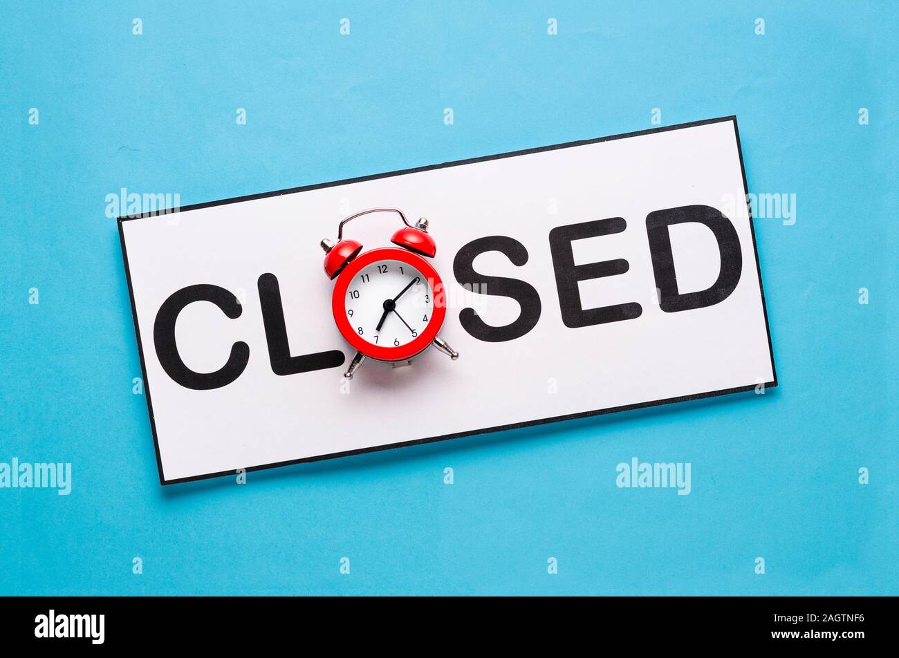 Red alarm clock word hi-res stock photography and images - Alamy