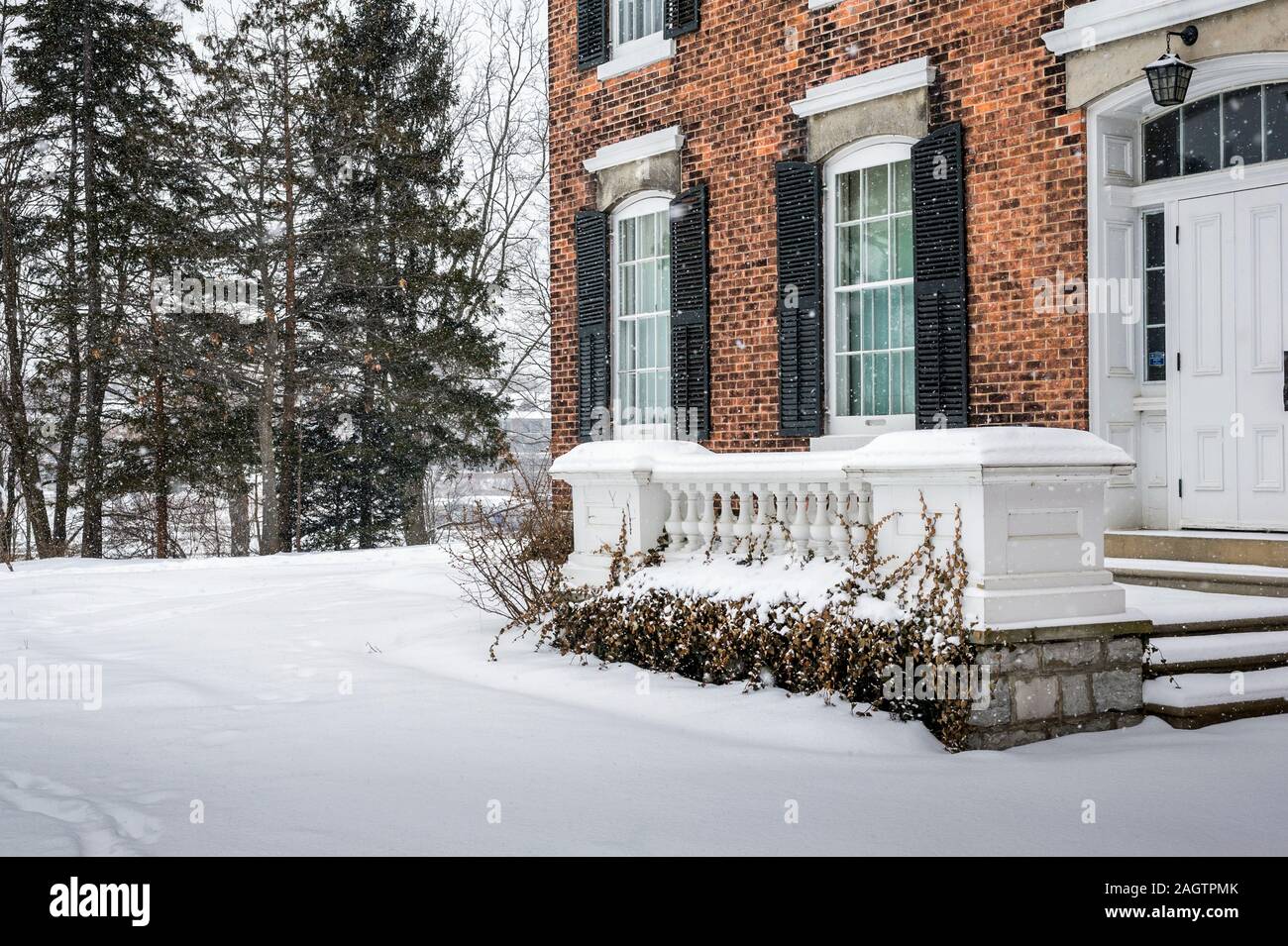Victorian mansion in snow Stock Photo - Alamy