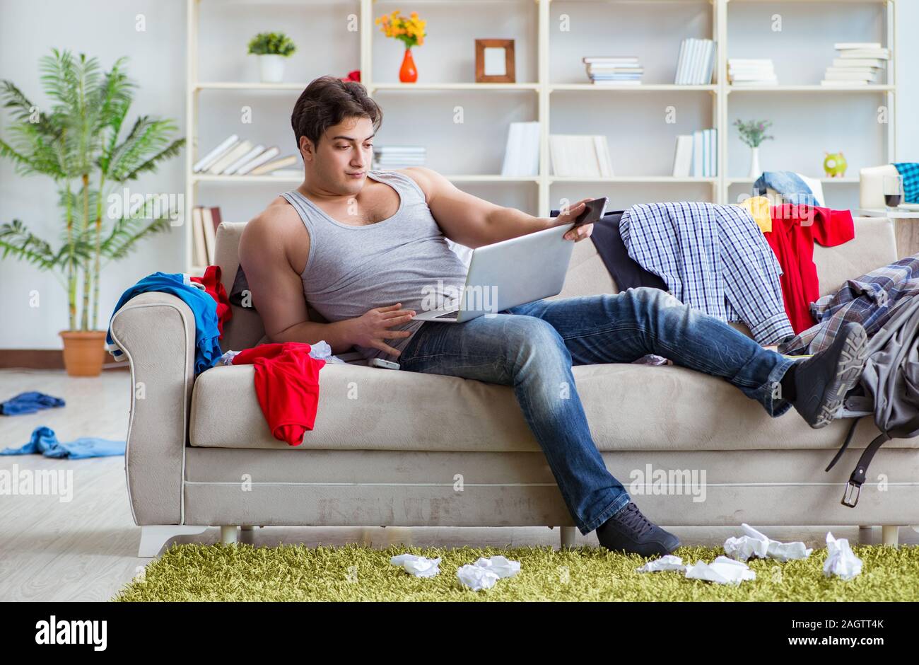 Man messy office clothes hi-res stock photography and images - Alamy