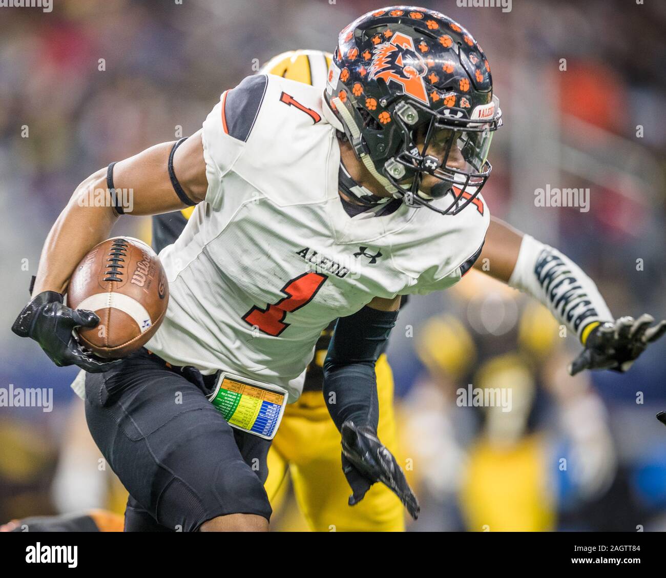 Arlington, Texas, USA. 21st Dec, 2019. Aledo Bearcats running back Jo ...