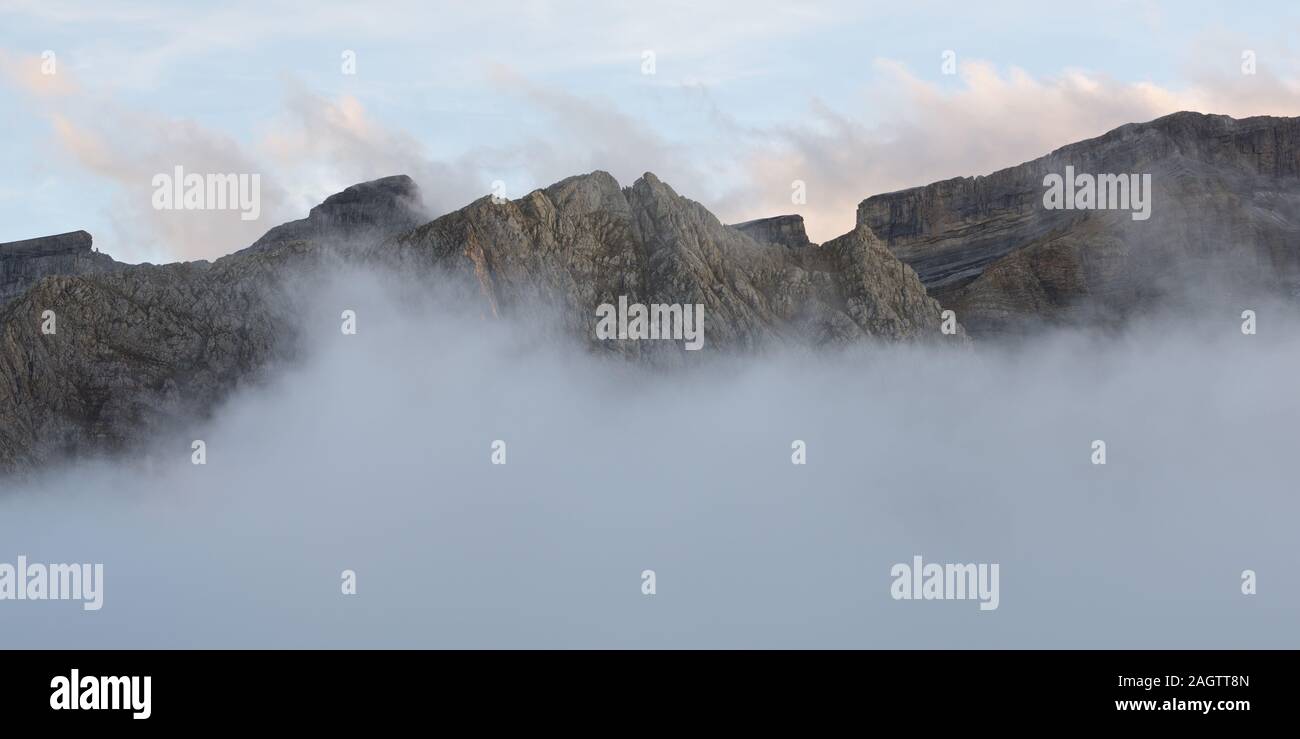 Breche de roland hi-res stock photography and images - Alamy