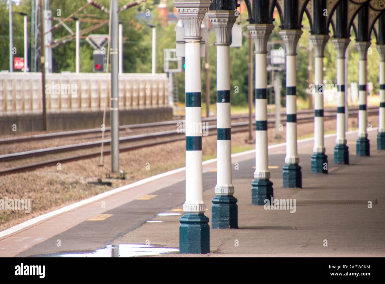 Closed station ireland train hi-res stock photography and images - Alamy