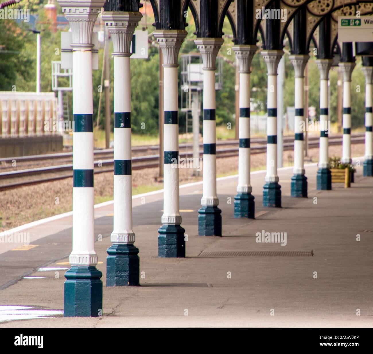 Closed station ireland train hi-res stock photography and images - Alamy