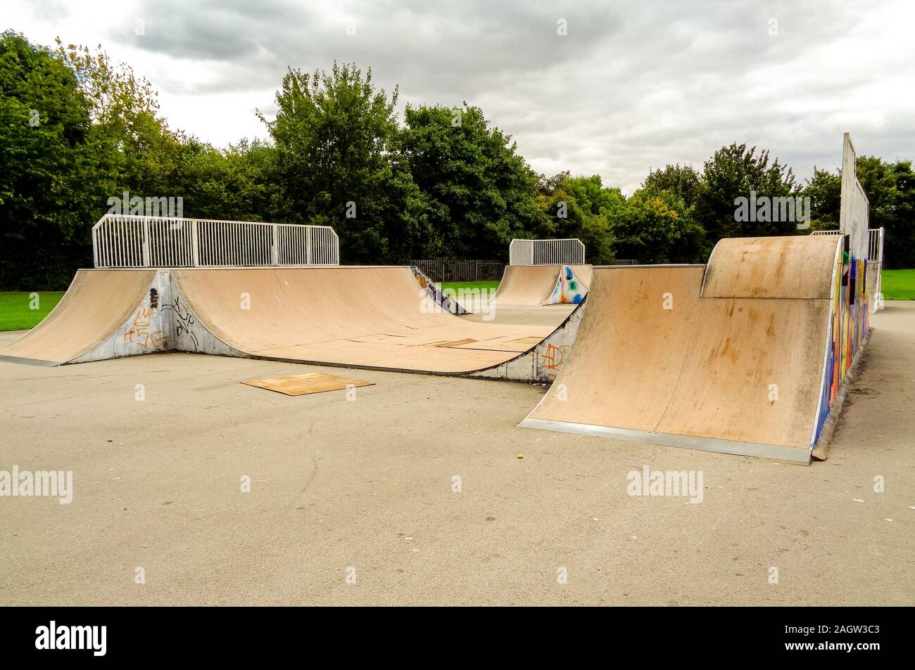 An empty skatepark in the heart of England, UK Stock Photo - Alamy