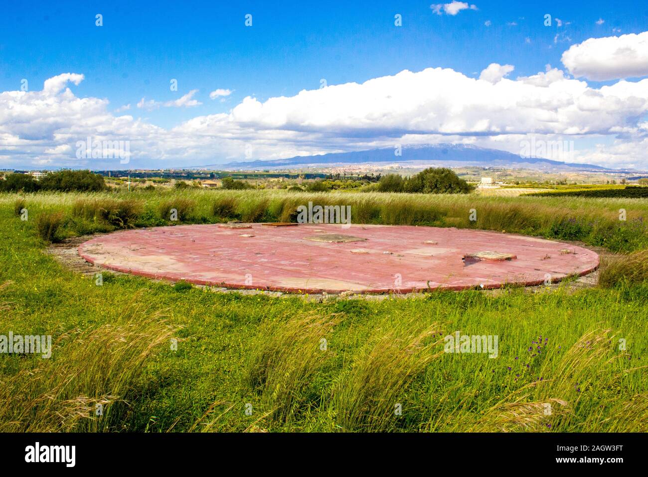 Old radar hi-res stock photography and images - Alamy