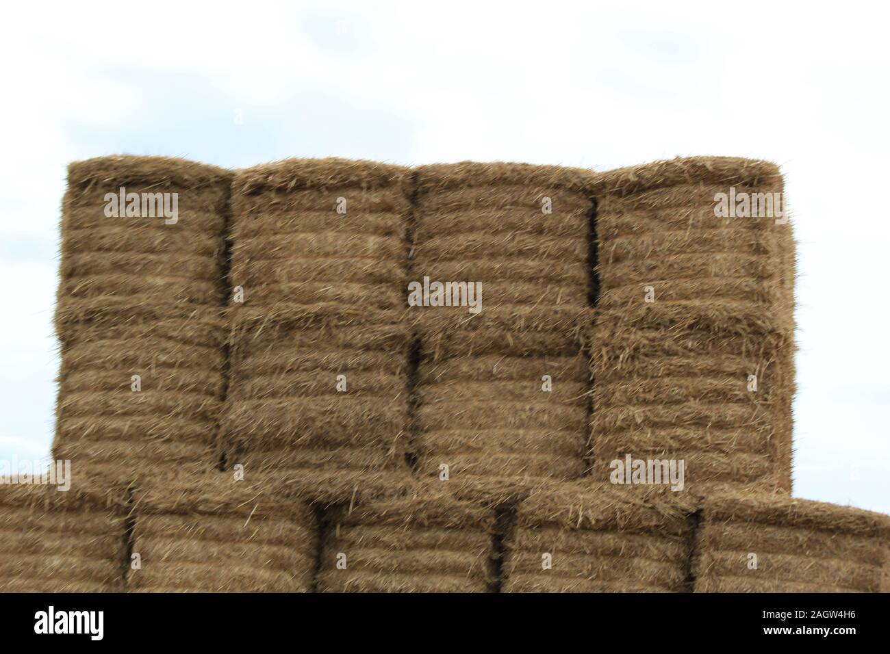 Large square hay bale hi-res stock photography and images - Alamy