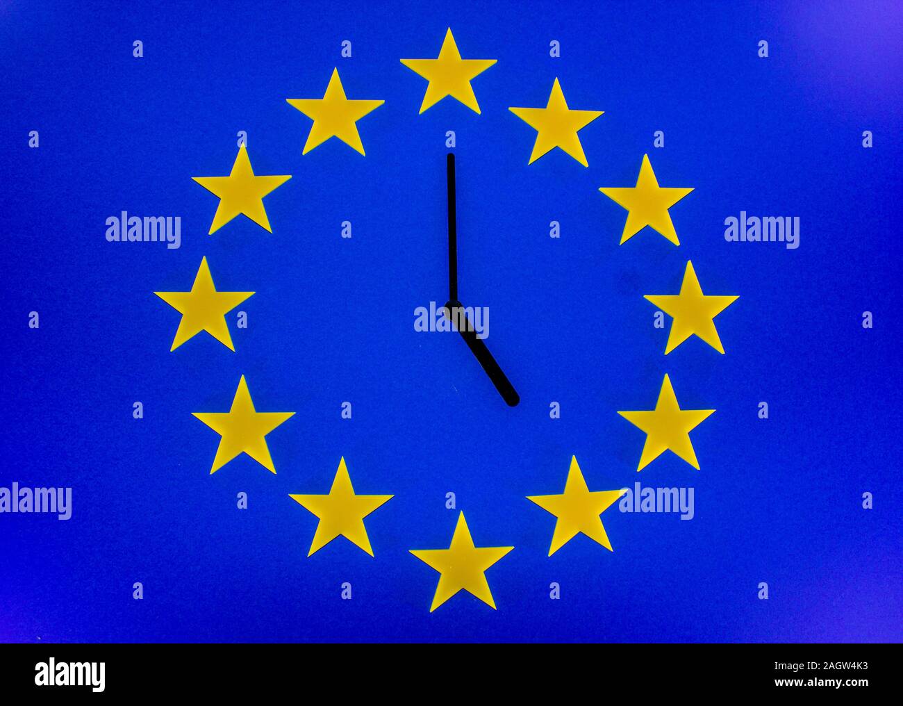 An EU clock representing the countdown until Brexit Stock Photo - Alamy