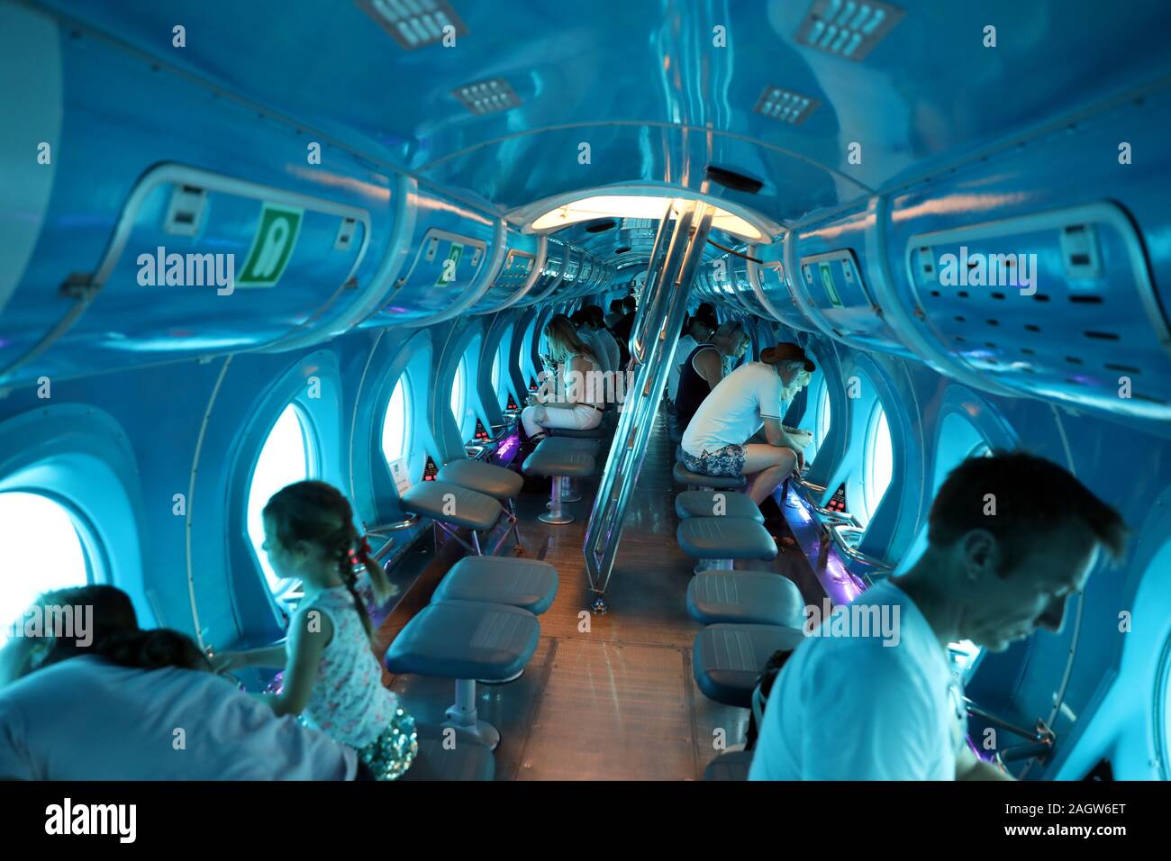 Submarine tour hi-res stock photography and images - Alamy