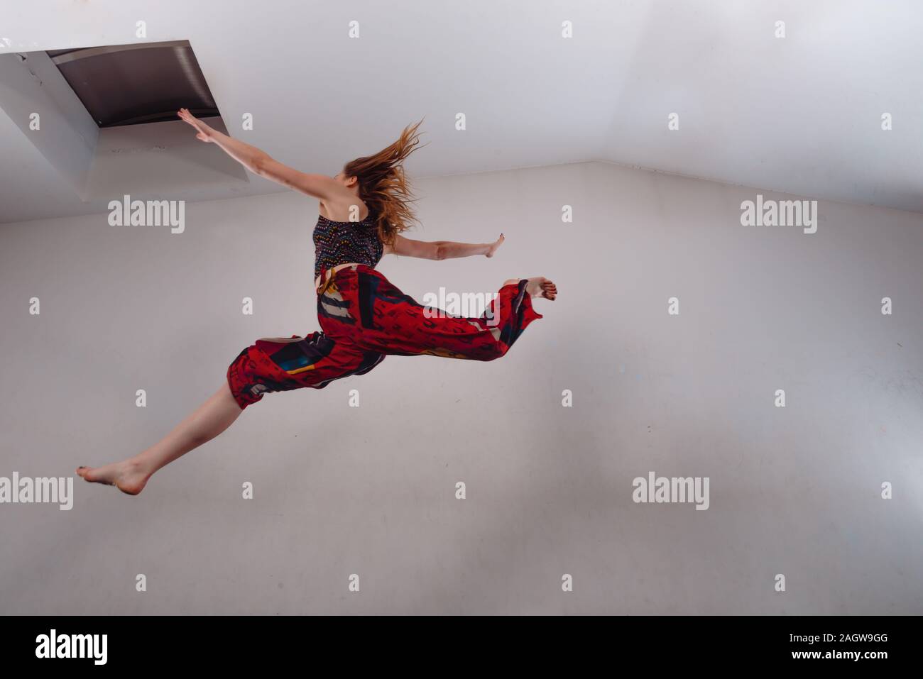 Modern dancing performer exercising during a dance practice Stock Photo ...