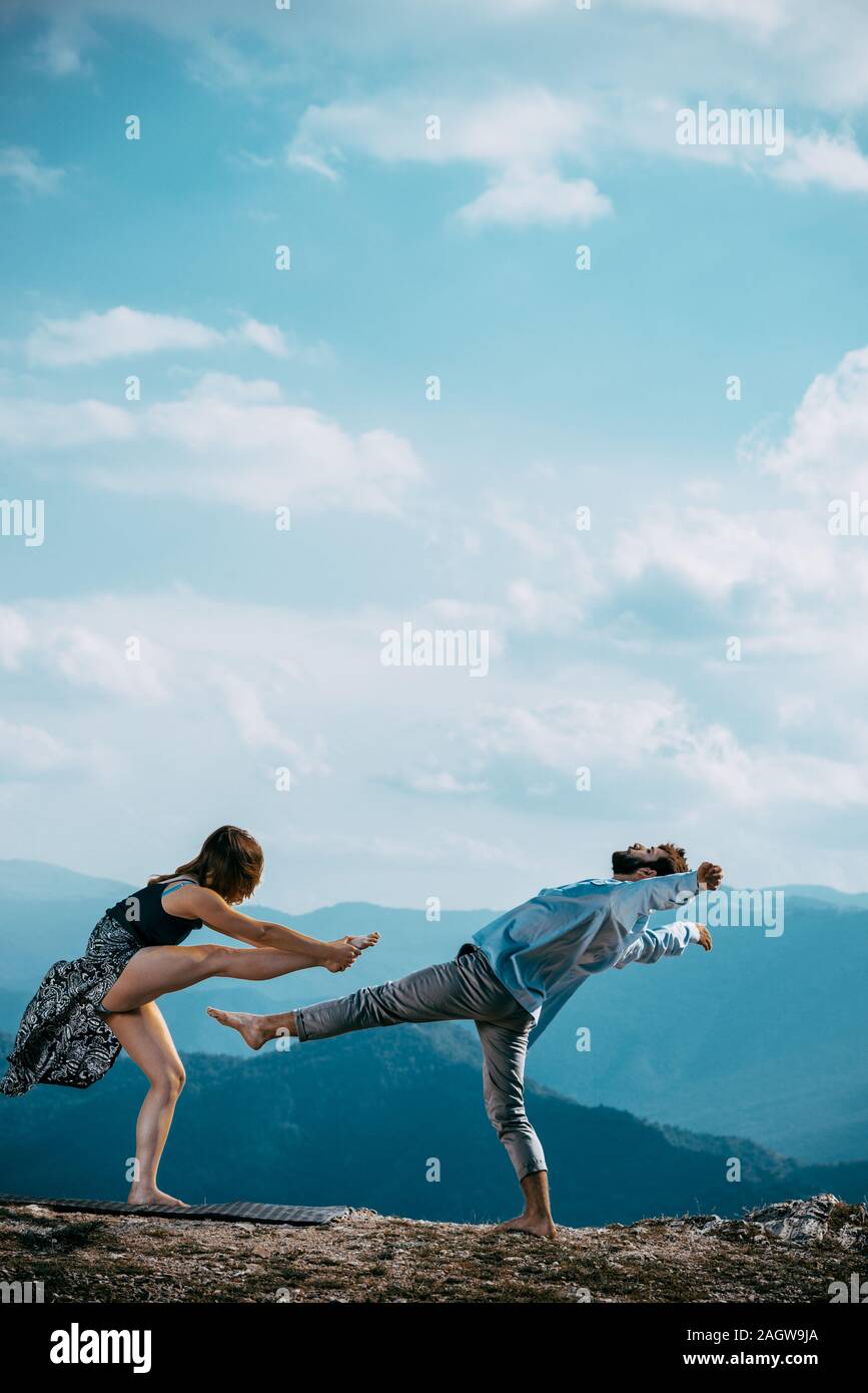 Sensual couple performing an artistical and emotional contemporary ...