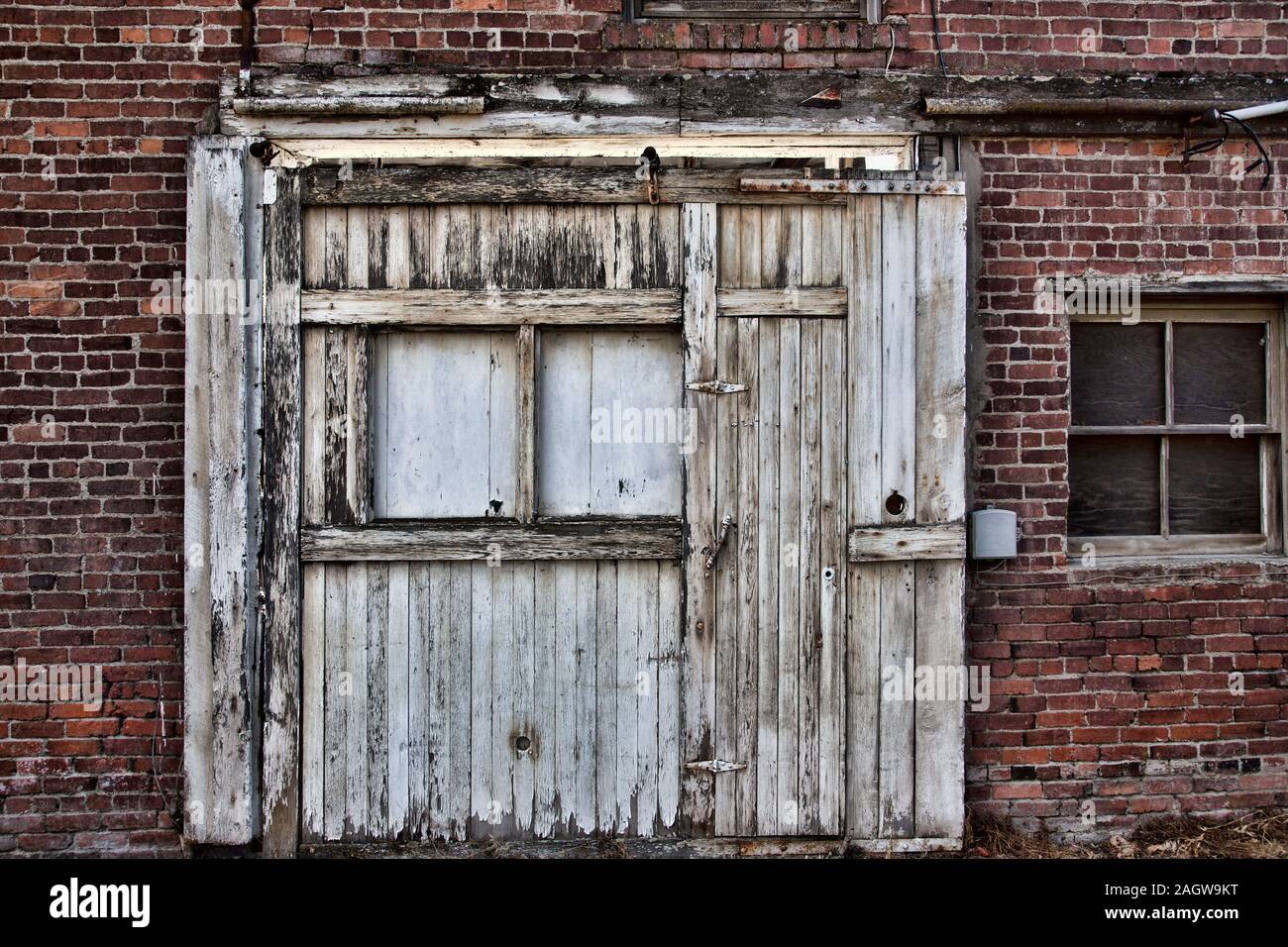 Glass garage door hi-res stock photography and images - Alamy