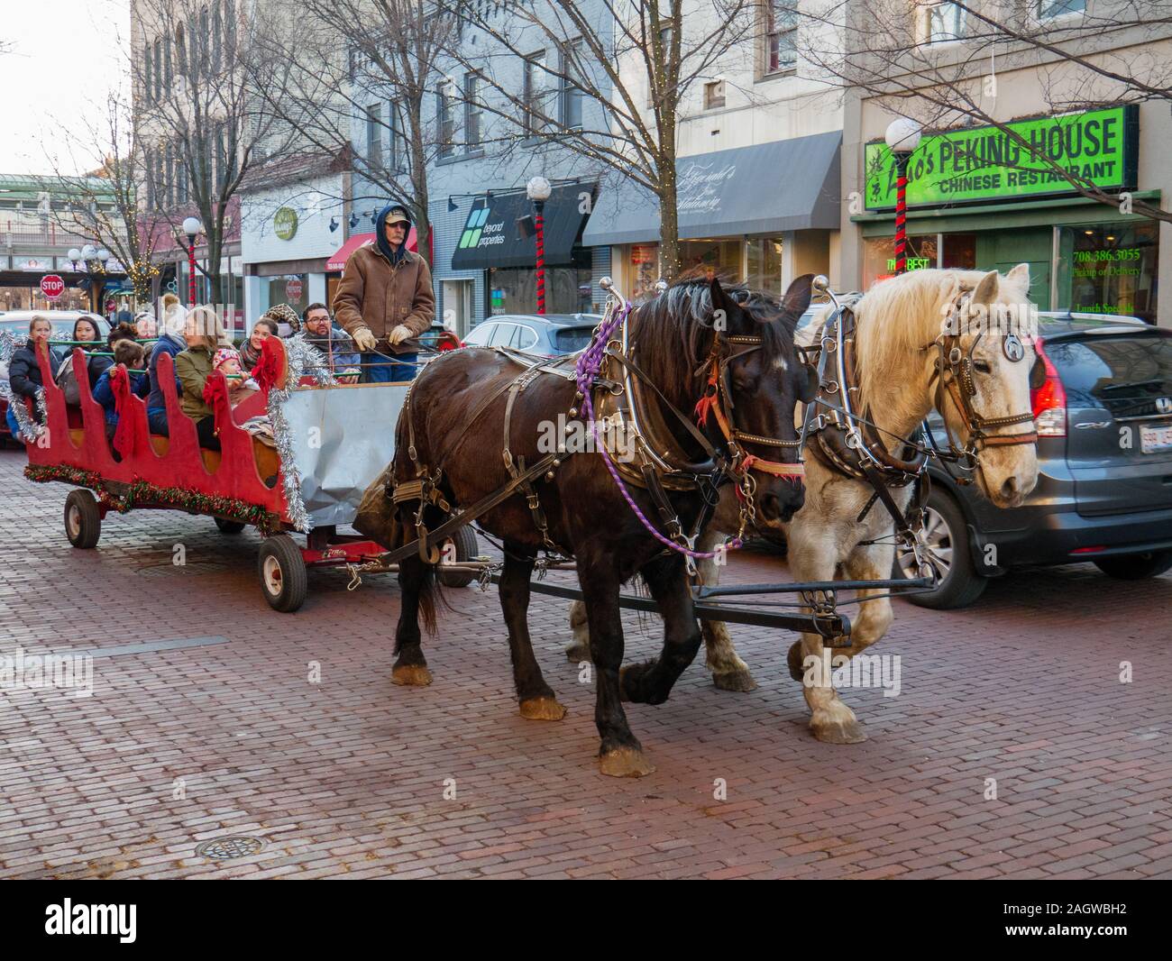 Horse drawn sleigh ride hi-res stock photography and images - Alamy