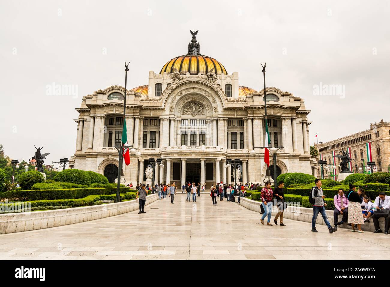 The building of Palacio de Bellas Artes, a prominent cultural center in ...