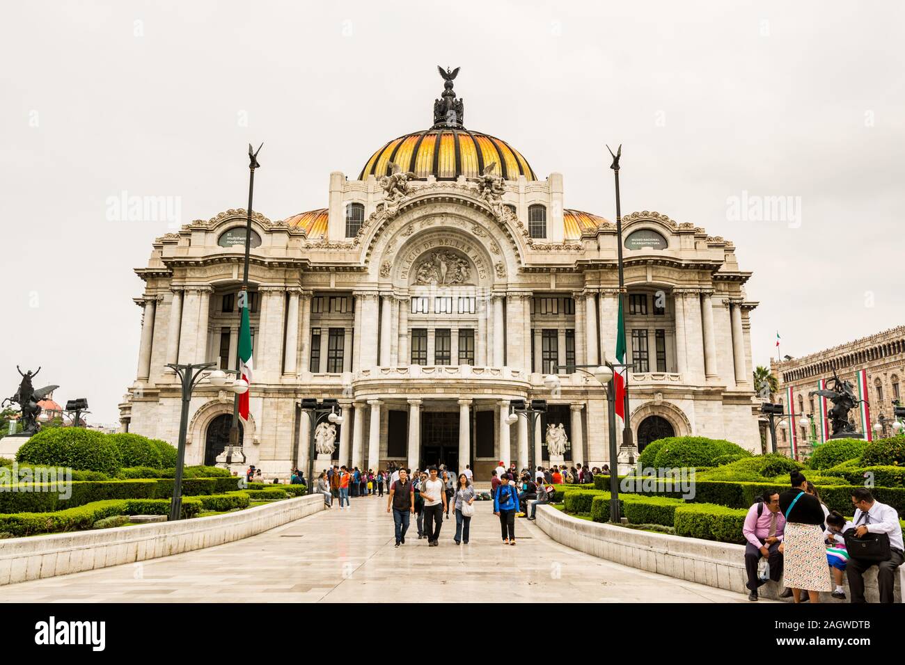 The building of Palacio de Bellas Artes, a prominent cultural center in ...