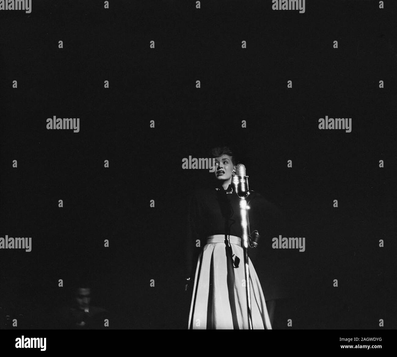 1940s female jazz vocalist hi-res stock photography and images - Alamy