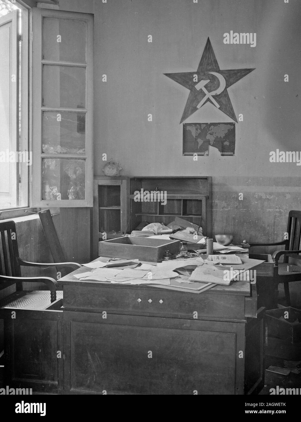 Communist classroom hi-res stock photography and images - Alamy