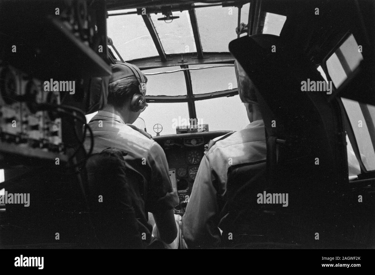 1940s plane cockpit hi-res stock photography and images - Alamy