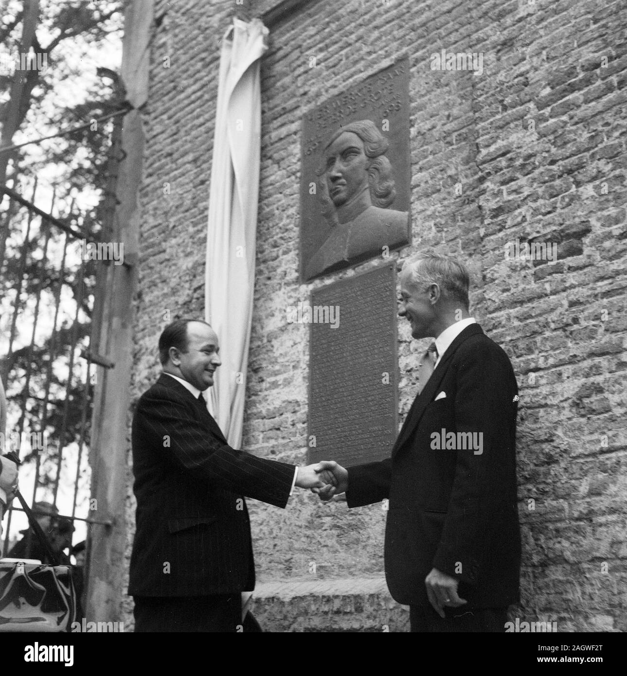Unveiling memorial stone hi-res stock photography and images - Alamy