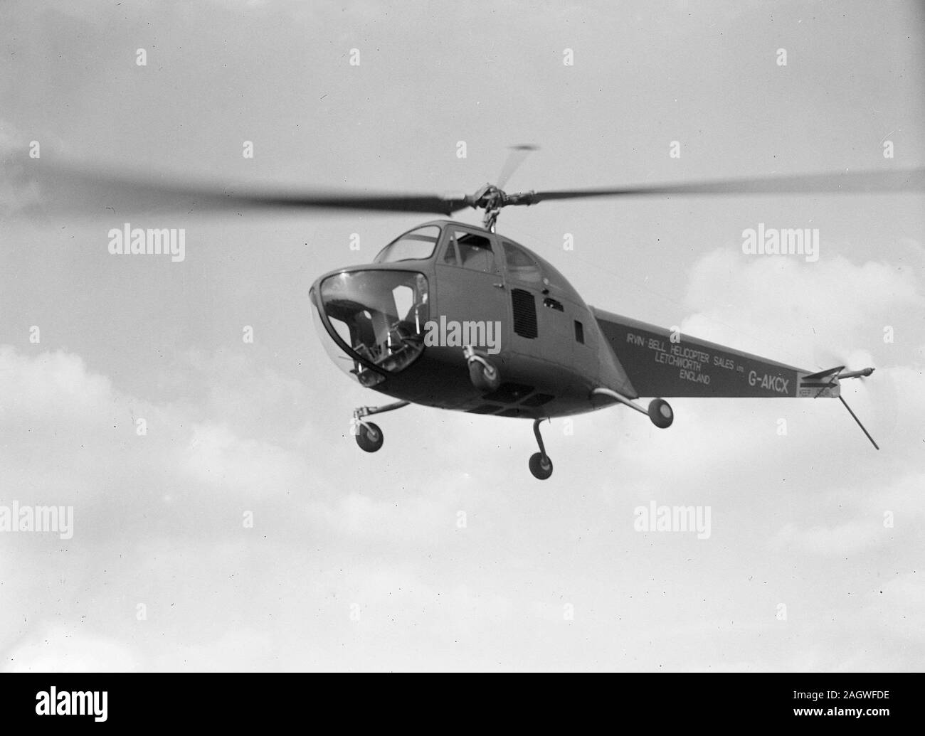 1947 bell helicopter hi-res stock photography and images - Alamy