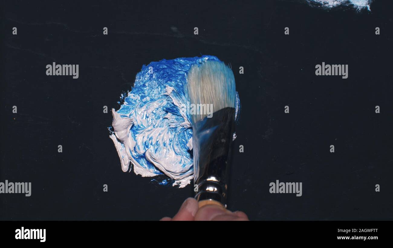 Bark painting man hi-res stock photography and images - Alamy