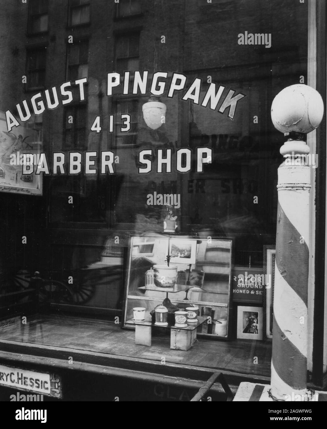 1930s barber shop hi-res stock photography and images - Alamy