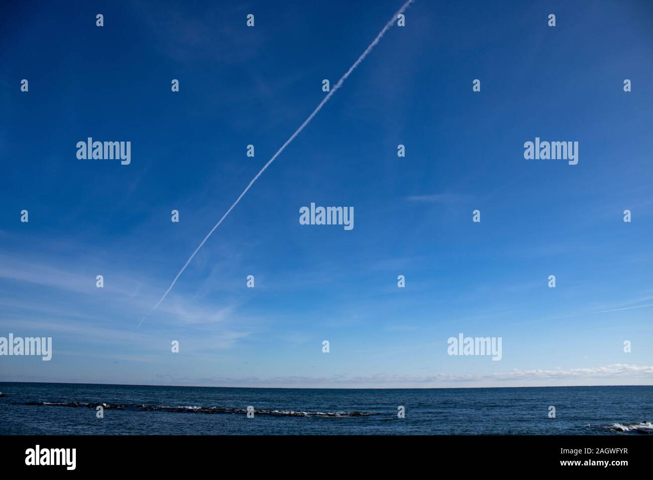 December landscapes blue sky hi-res stock photography and images - Alamy