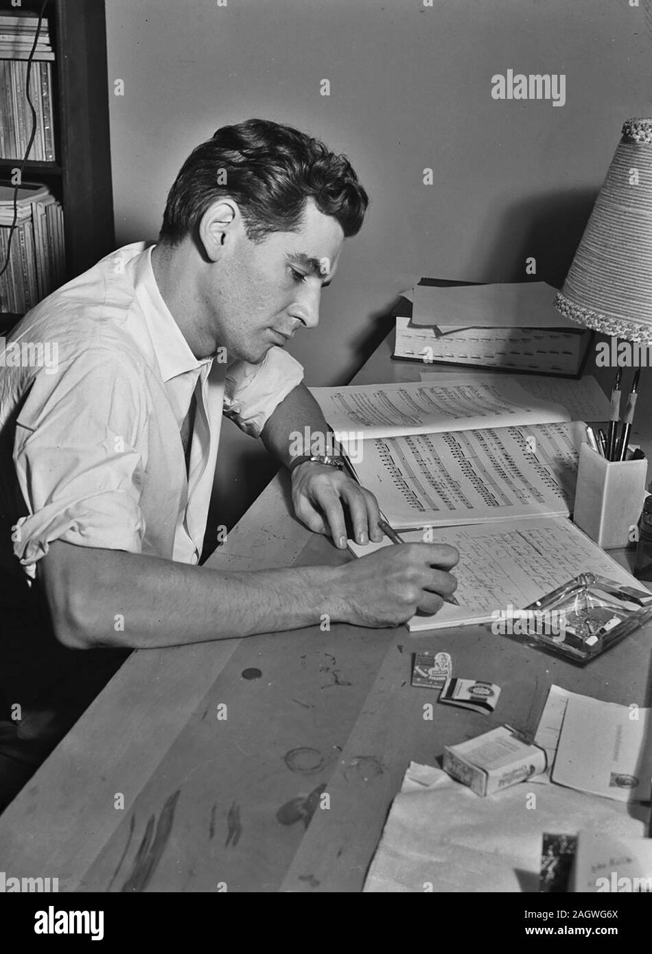 Leonard bernstein hi-res stock photography and images - Alamy