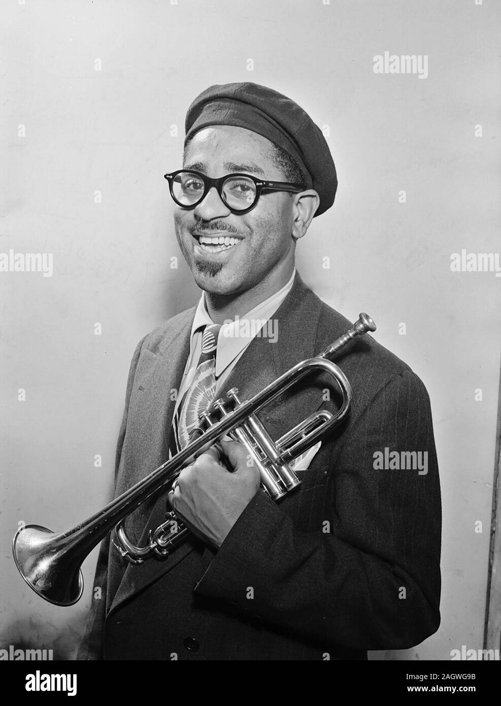 Dizzy gillespie trumpet Black and White Stock Photos & Images - Alamy