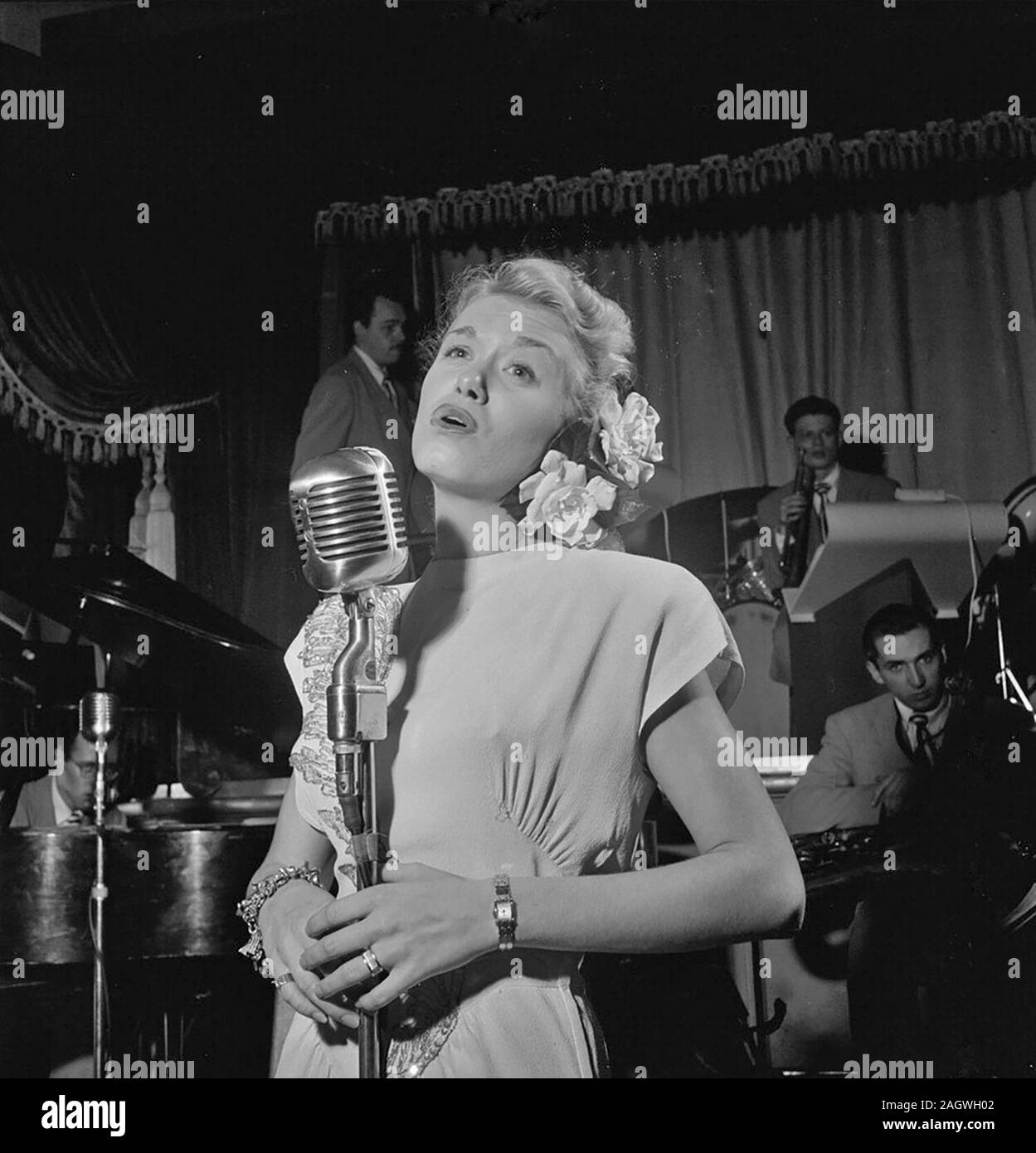 1940s night club history hi-res stock photography and images - Alamy