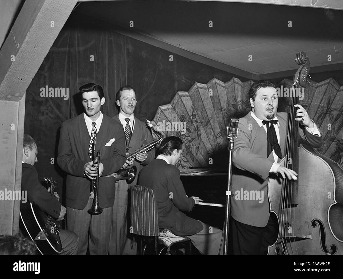 1940s Night Club High Resolution Stock Photography and Images - Alamy