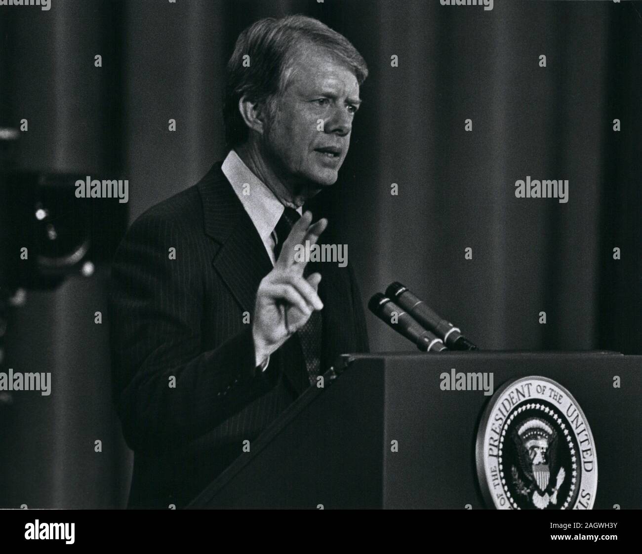 Apr. 04, 1978 - Washington, DC, USA - President JIMMY CARTER holds up ...