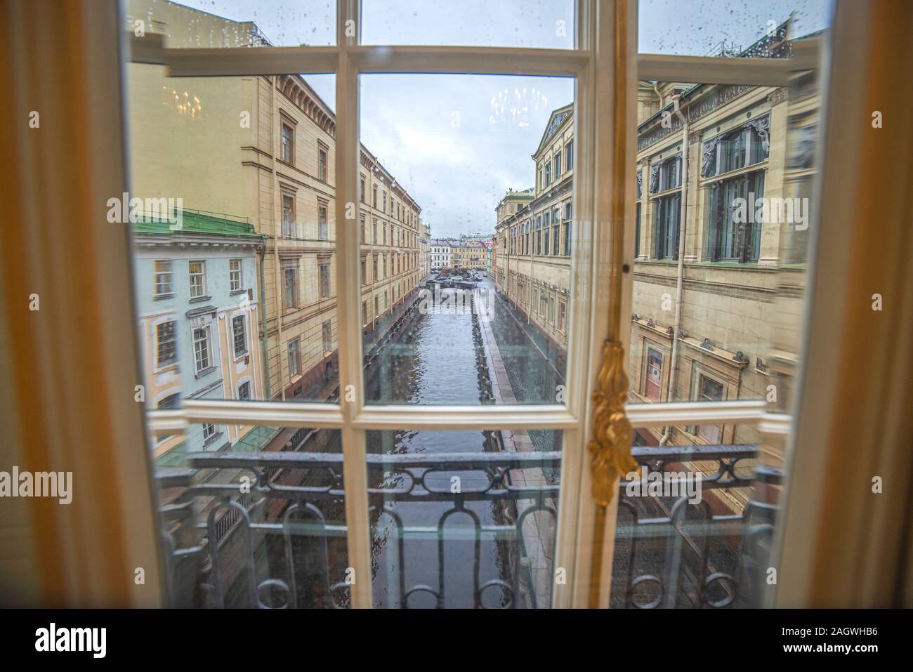 St paul window from hi-res stock photography and images - Alamy