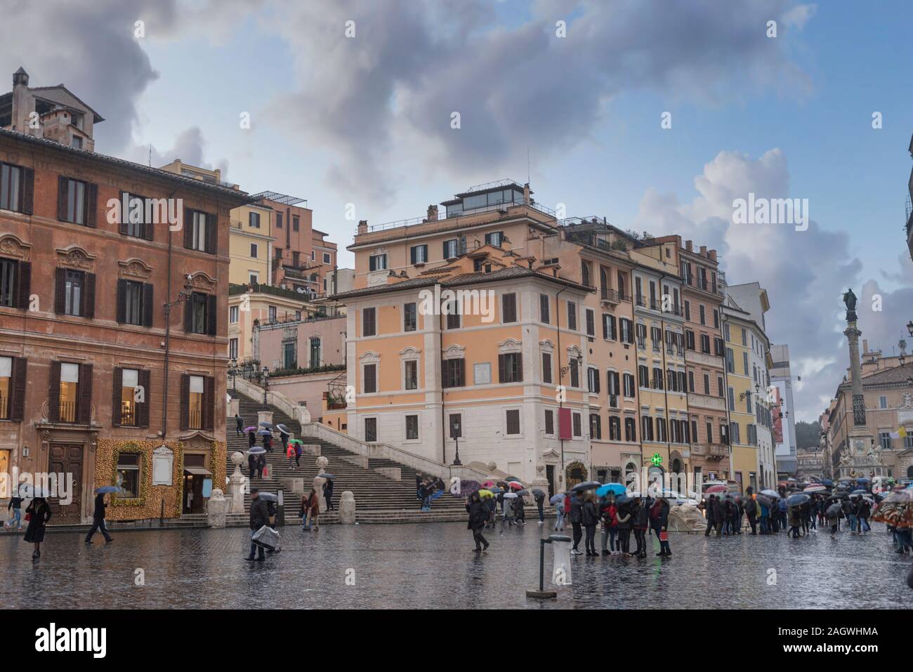 Spain square rome stairs hi-res stock photography and images - Alamy