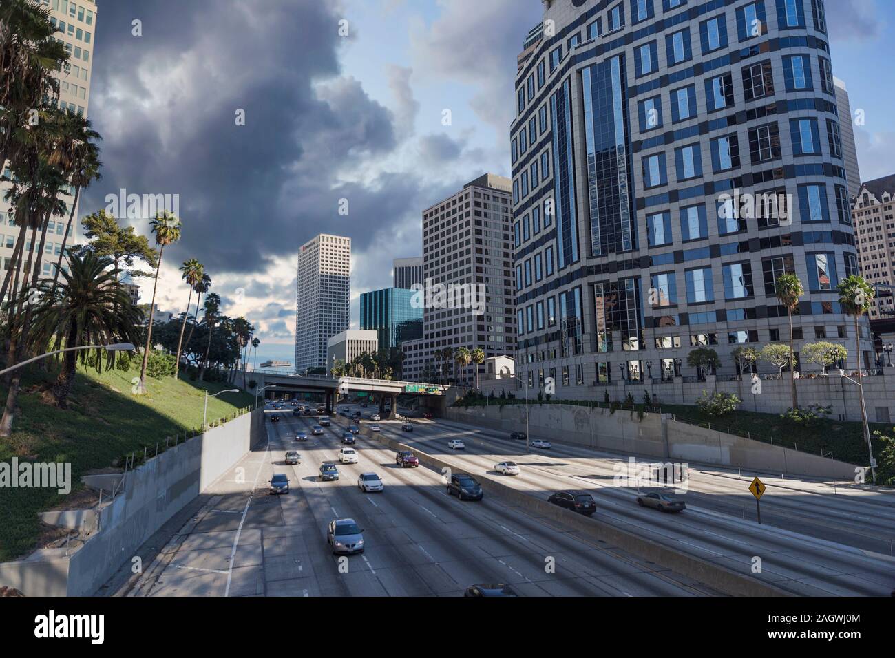 Views of downtown los angeles skyline hi-res stock photography and ...