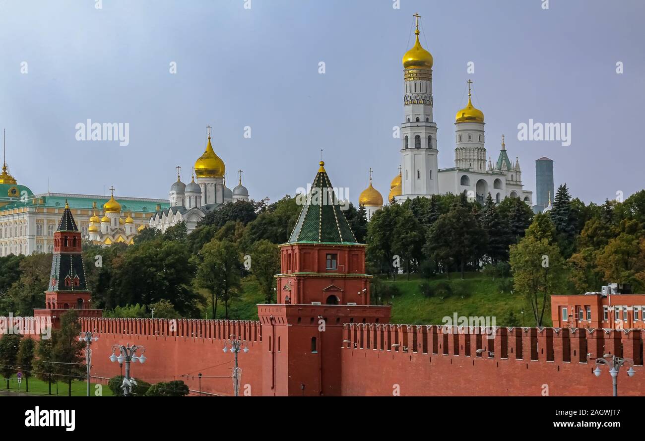 Onion dome russia winter hi-res stock photography and images - Alamy