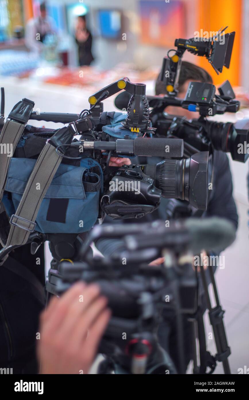 Stand operator hi-res stock photography and images - Alamy