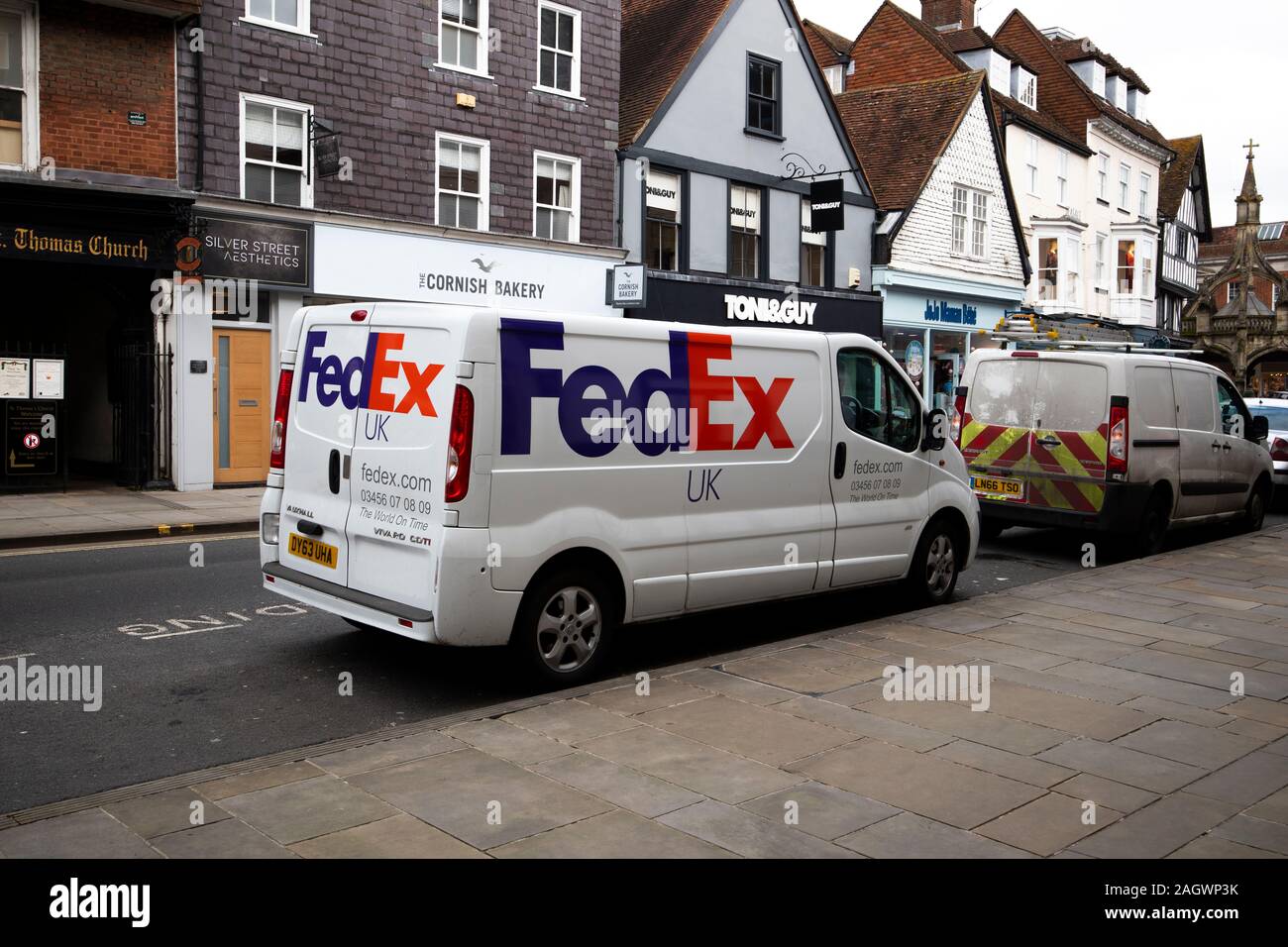 Fedex express symbol hi-res stock photography and images - Alamy